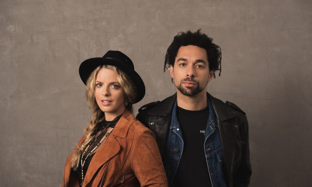 Beds & Herts duo The Shires announce online concert